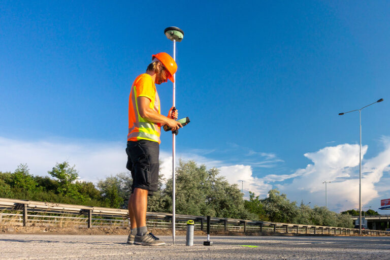 How to Use Handheld GPS for Surveying | Trakkit GPS