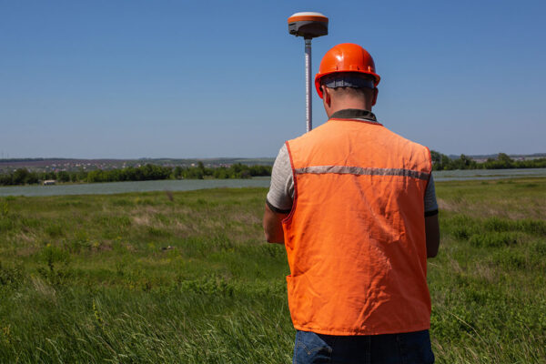 How to Use Handheld GPS for Surveying | Trakkit GPS